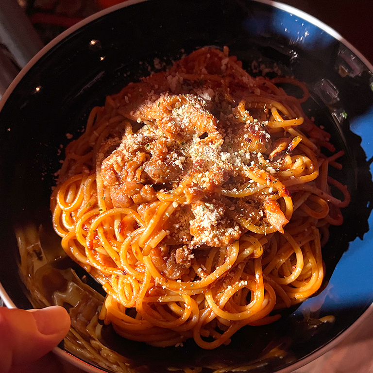 今日のマカナイは肉いっぱいパスタ!? – 茅ヶ崎日記